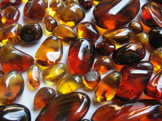6 pruebas para identificar el Ámbar real del falso - Joyitas de Ambar